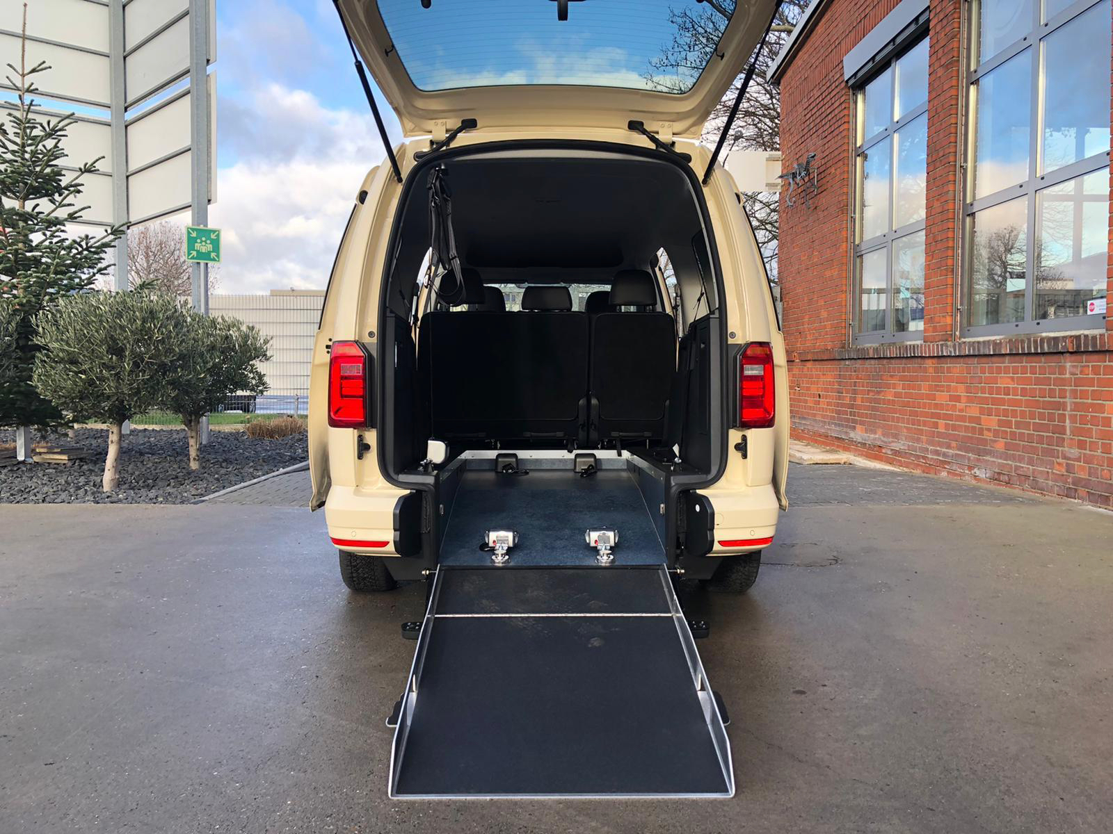 Rolstoeltaxi voertuigen | Flexibel inzetbaar | Tot 9 passagiers