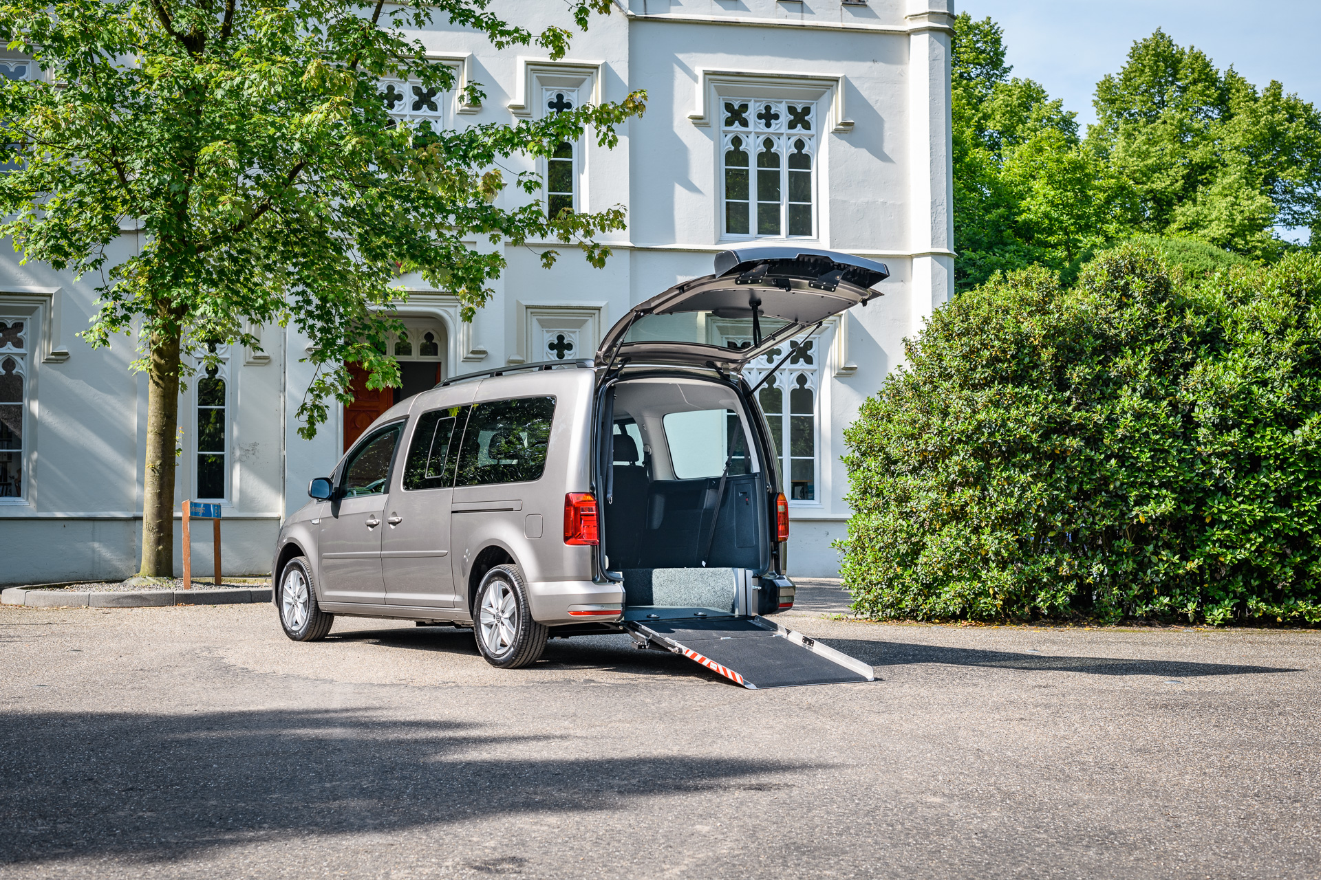 VW Caddy Maxi disability car | Up-to 7 passengers | Wheelchair ...