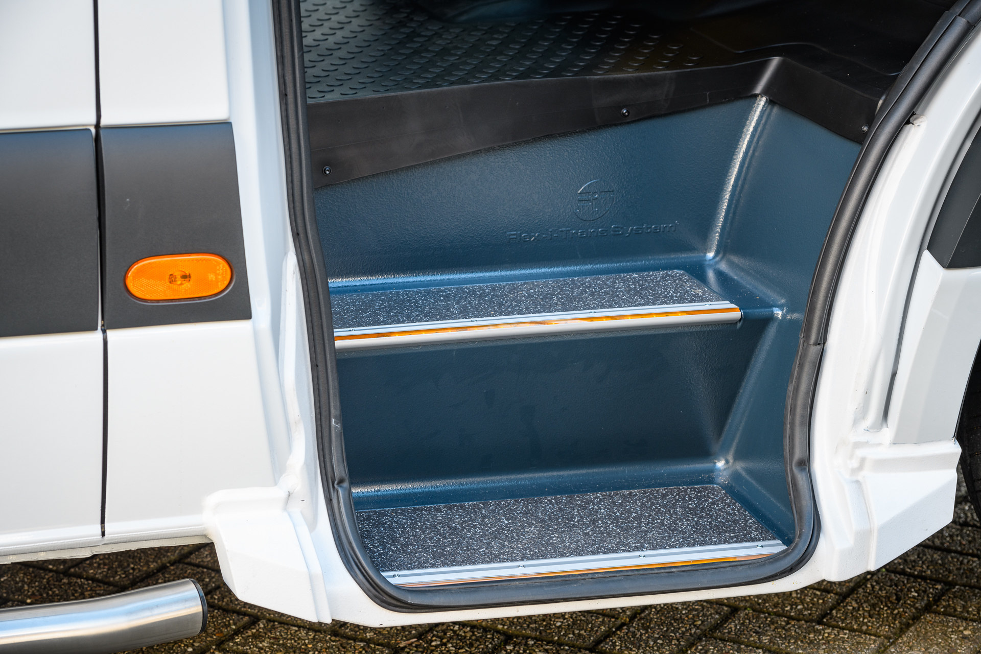 Low entry for the Mercedes-Benz Sprinter LHD | B-Open