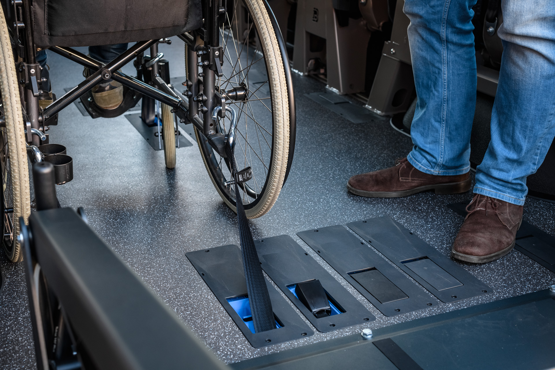 Mercedes-Benz Sprinter L3 Wheelchair Van = Taxi Van + Handicap Van